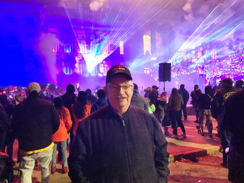 About Us – KIX Country 107.5